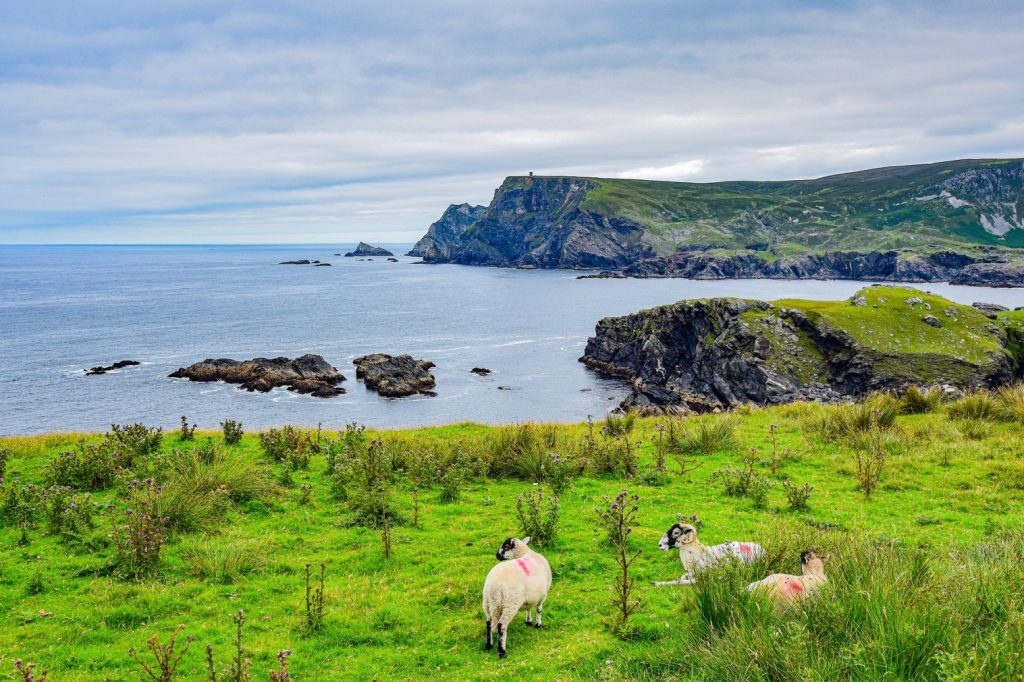 Irlanda paga hasta 84 000 euros por vivir en una de estas 23 islas ...